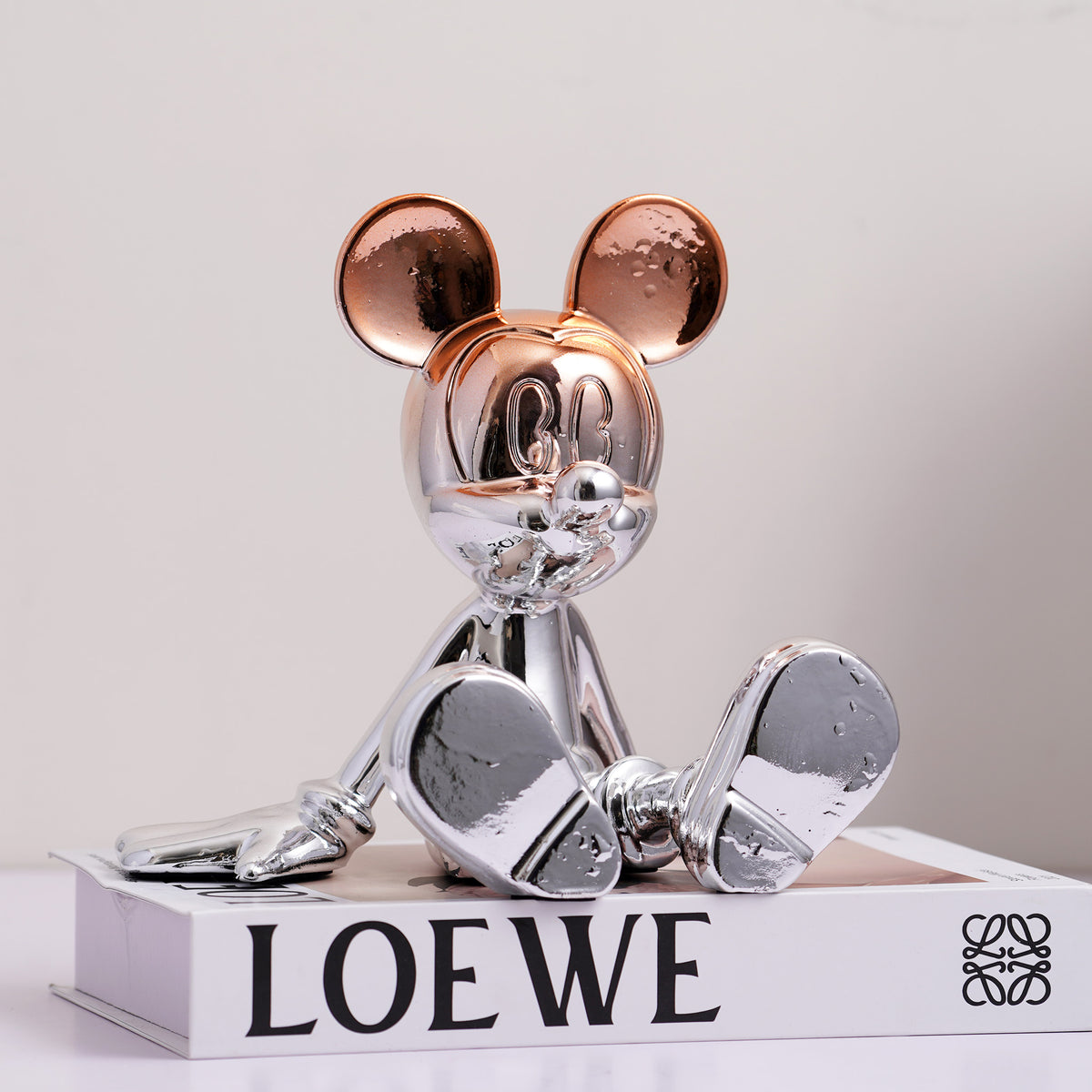 Mickey Glintmore Resin Mickey Mouse Table Showpiece - Silver & Rose ...